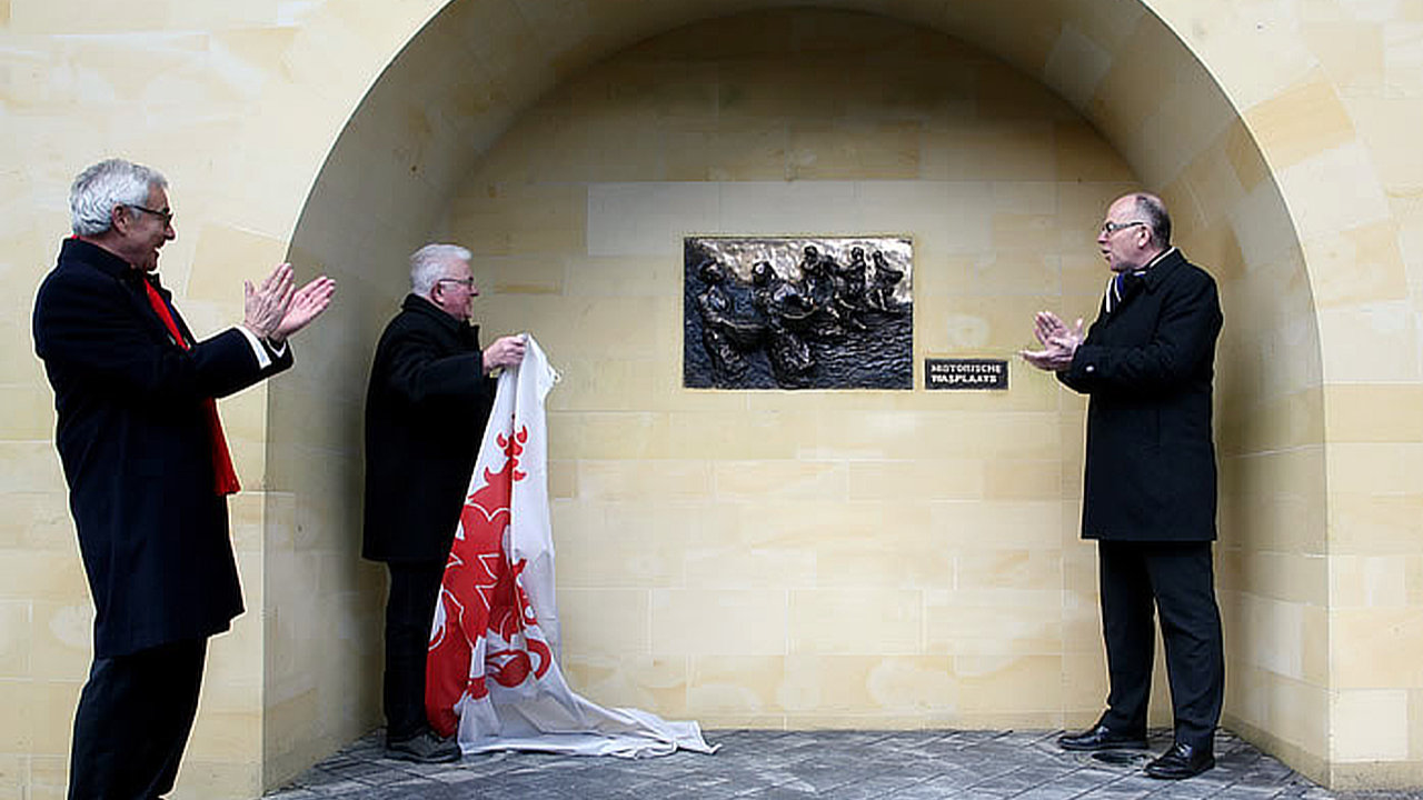 Onthulling plaquette "De wasplaats" - 1Valkenburg.nl